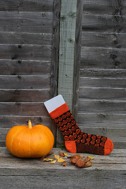 Ravelry: Pumpkin Patch Socks pattern by Jayne Winn