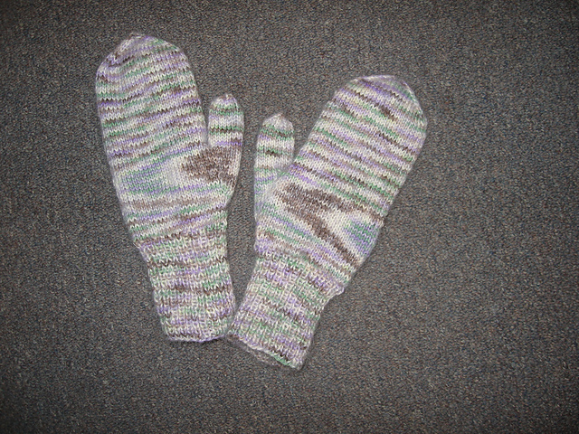 Ravelry: Fuzzy Mittens pattern by Nancy Hopf/NRHDesigns