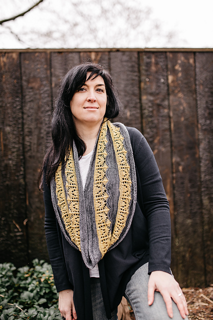 Ravelry: Blooming Cowl pattern by Nuria Pastor