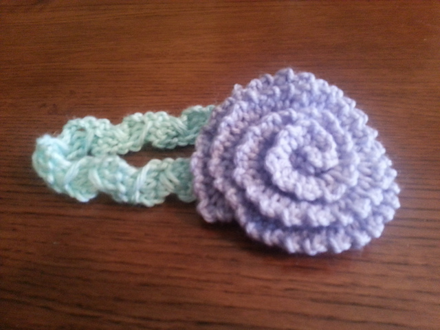 Ravelry: Criss Cross Newborn Baby Headband pattern by Audrey Wirth