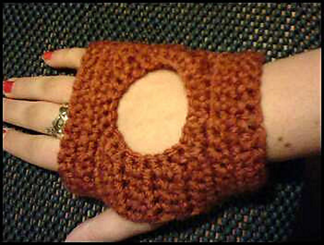 Ravelry: Rusted Driving Gloves pattern by Nichole Verville