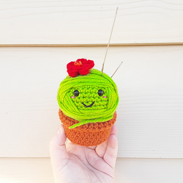 Ravelry: Yarn Ball Cactus pattern by Mersadie Sheppard