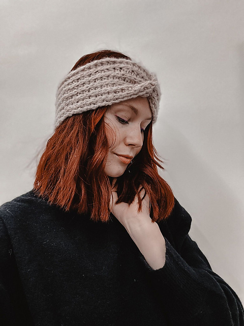 Ravelry: Fuzzy Fluff Headband pattern by OONIQUE.STUDIO