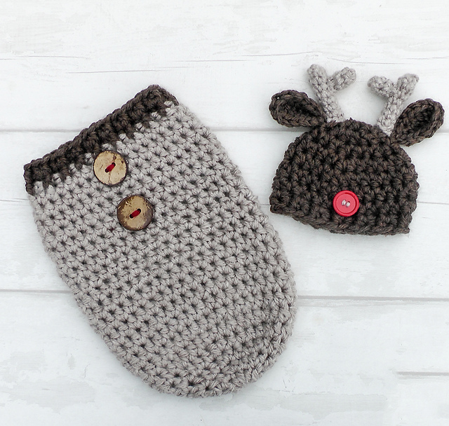 Ravelry: Reindeer Cocoon pattern by Odd Dolli
