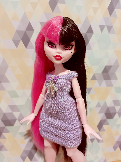 Ravelry: Festive Dress for Monster High G3 doll Draculaura pattern by ...