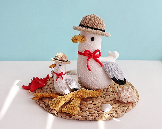 Ravelry: Alex the Seagull pattern by Olya Deshkovskaya