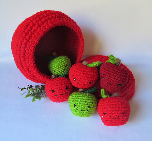 Ravelry: Apple Play Set w/ Apple container pattern by On a Whim by Lynn