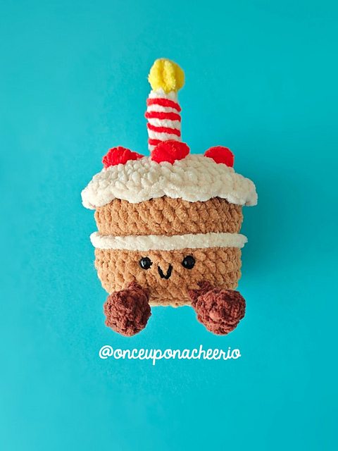 Ravelry: Jellycat Birthday Cake pattern by Juli Anne