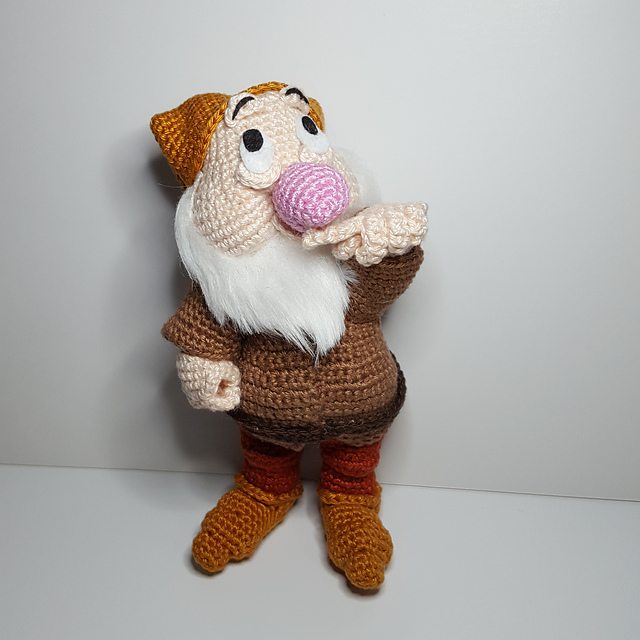 Ravelry: Sneezy Snow White pattern by Chantelle @onescreativemind