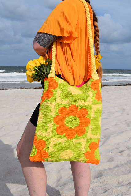 Ravelry: Flower Power Tote pattern by Onethiird Crochet