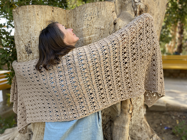 Ravelry: Cleopatra Shawl pattern by Ophelia Talks