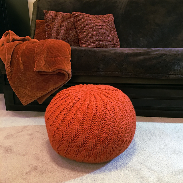 Ravelry: OrangeSmoothie's Pumpkin Floor Pouf