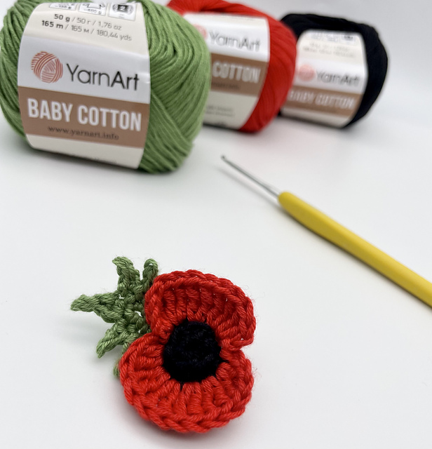 Ravelry: Cute Poppy Brooch pattern by Emma Orton