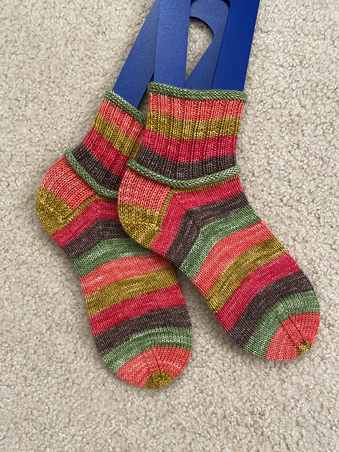 Ravelry: A Series of Tubes pattern by Sarah Jordan