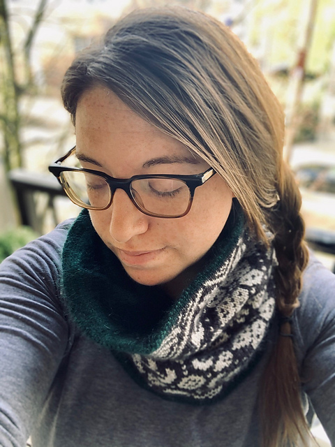 Ravelry: Hellebore Cowl pattern by Jamie Lomax