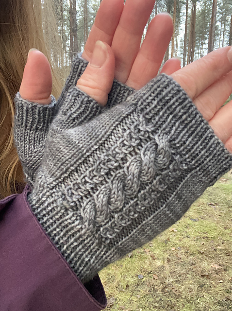 Ravelry: Lahja pattern by Riikka Pirnes