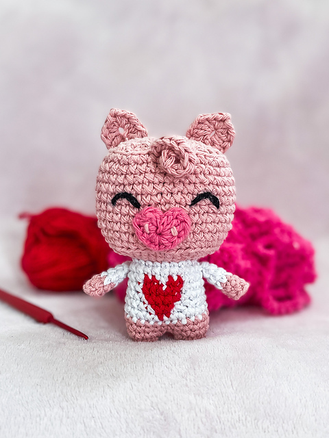 Ravelry: Valentino the pig pattern by Karina Nunez