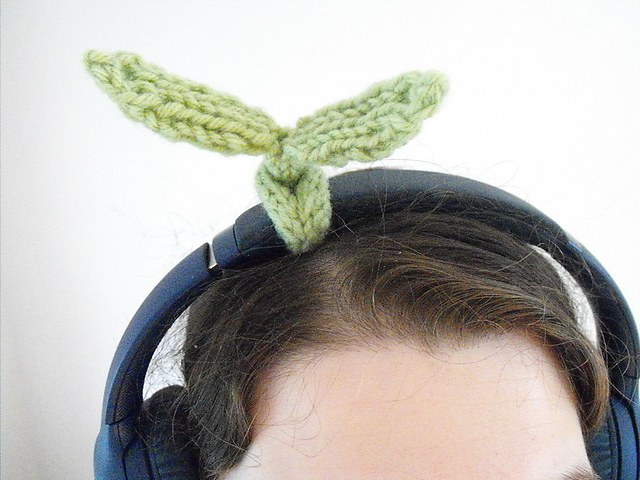 Ravelry: Headphone Leaves Knitting Pattern pattern by Tanya Epel