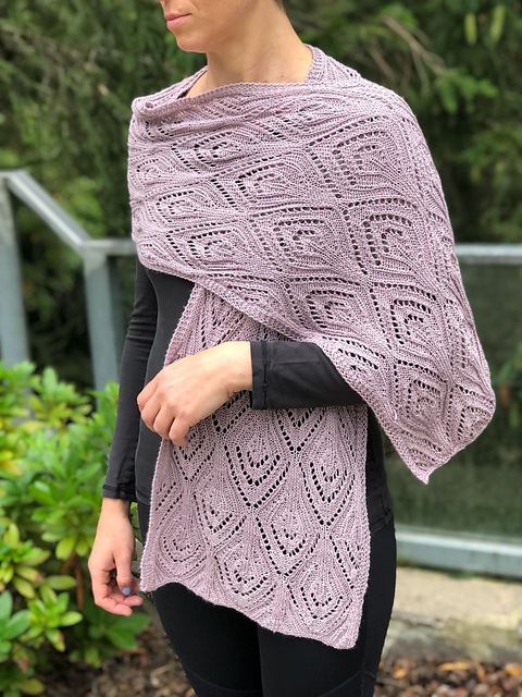 Ravelry: Stole Atlantis pattern by Pascuali Collezioni