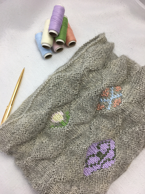 Ravelry: Diamond Cowl pattern by Lorraine Paton