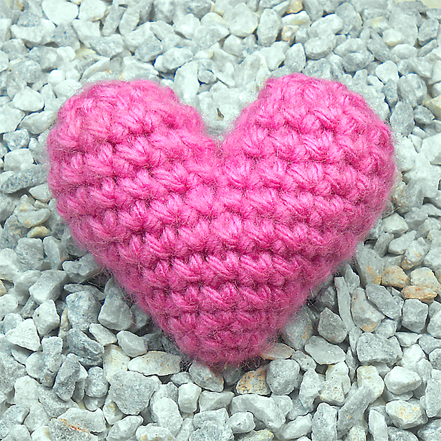Ravelry: Puffy Crochet Heart pattern by Edgar Gonzalez (Garo)