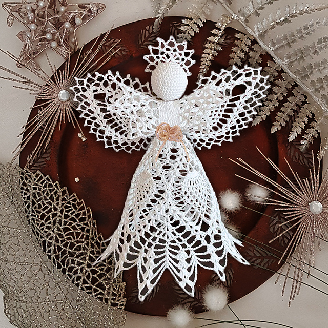 Ravelry: Christmas Angel tree topper pattern by Pattern Mediren