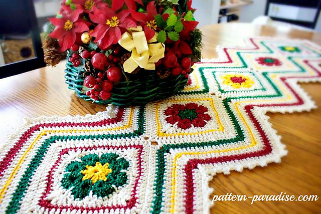 Ravelry: Joyful Flowers Table Runner pattern by Maria Bittner