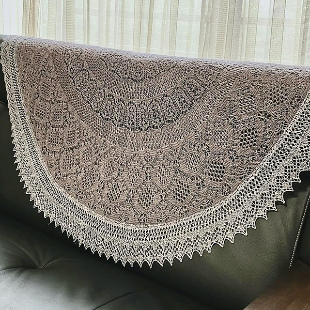 Ravelry: Lucente Stella pattern by Paula Kibildis
