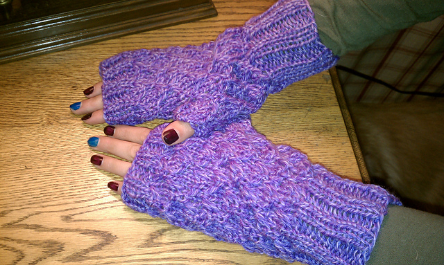 Ravelry: Honeycomb Fingerless Mittens pattern by shmugusta