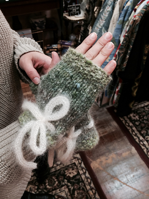 Ravelry: PauletteLack's Seed Stitch Mitts with mohair ribbon