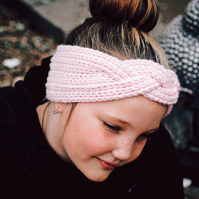 Ravelry: Zara Ear Warmer pattern by Peach&Paige Designs