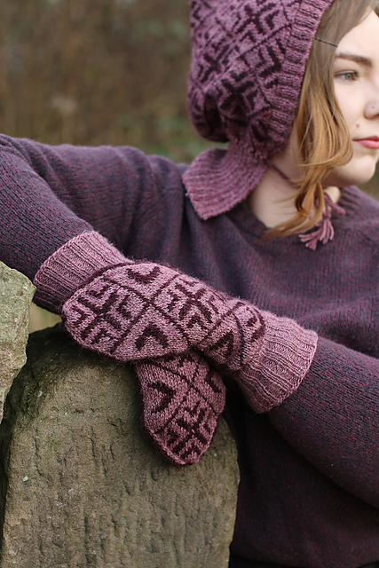 Ravelry: Copley Mittens pattern by Susan Crawford