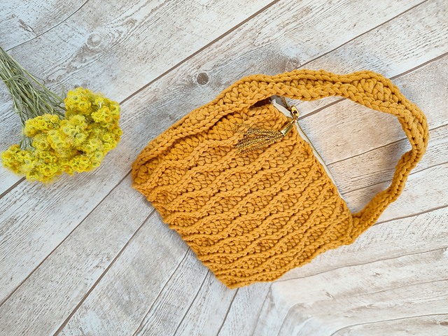 Ravelry: Wavy Clutch Purse pattern by NATESSA | Sacred Crochet Art
