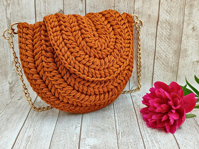 Ravelry: Round Herringbone Bag pattern by NATESSA | Sacred Crochet Art