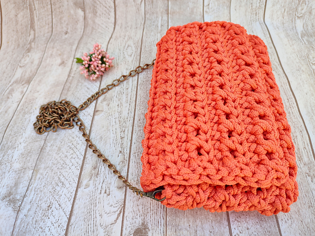 Ravelry: Small Crossbody Purse pattern by NATESSA | Sacred Crochet Art