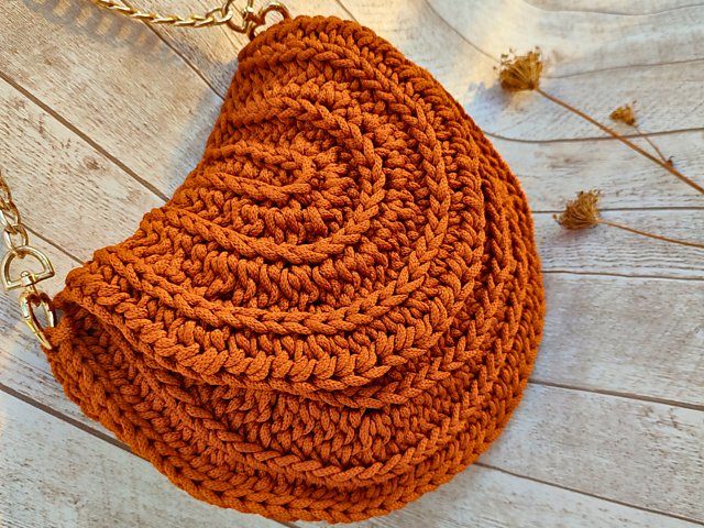Ravelry: Half moon Crossbody Purse pattern by NATESSA | Sacred Crochet Art