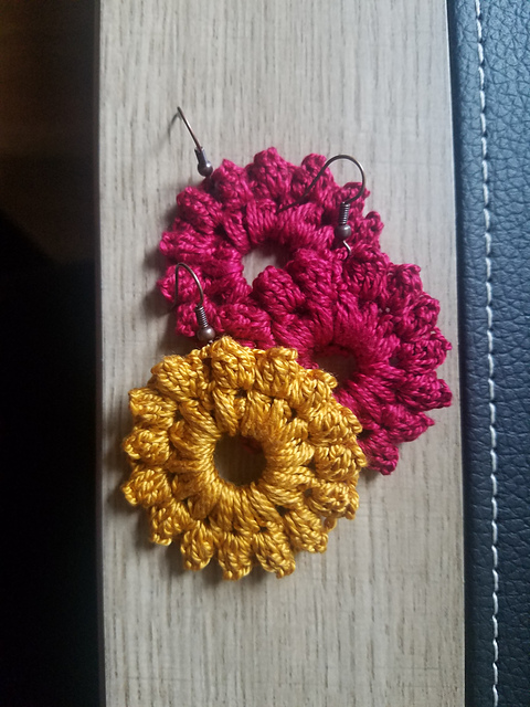 Ravelry: Sunburst Medallion Earrings pattern by Perla Millan