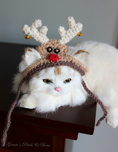 Ravelry: Reindeer Cat Hat pattern by Erica Townsend