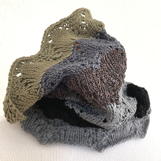 Ravelry: Upside down tree cowl pattern by Petra Breakstone