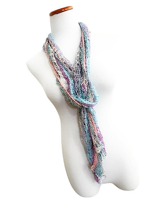 Ravelry: Reina scarf pattern by Petra Breakstone