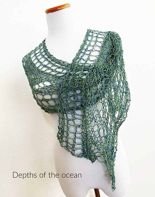 Ravelry: Depths of the ocean pattern by Petra Breakstone