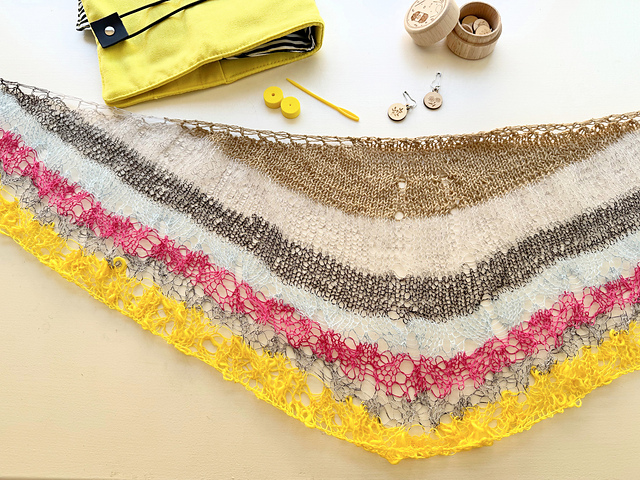 Ravelry: Amphora Shawlette pattern by Petra Breakstone