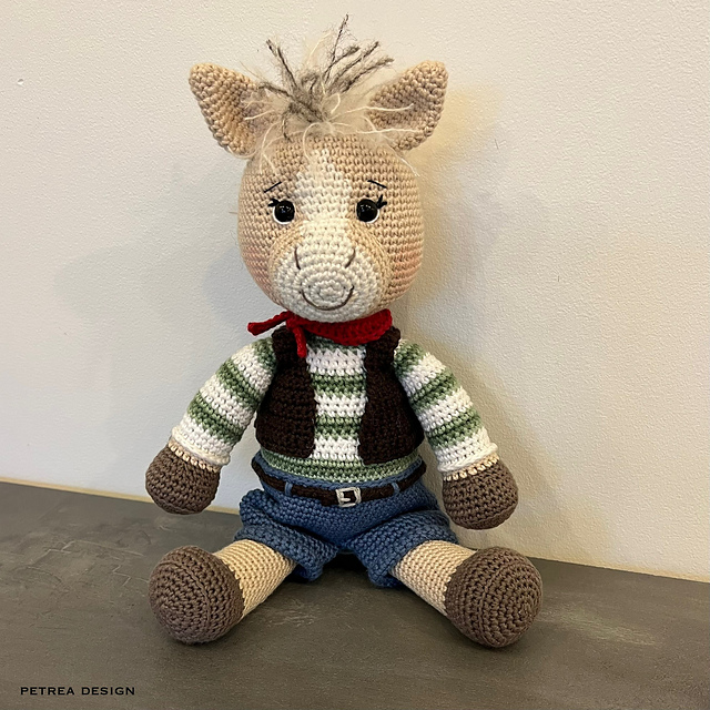 Ravelry: The Horse Peder pattern by Jette petrea Andersen