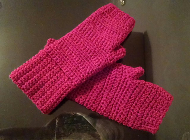 Ravelry: Finger Free Mittens pattern by Farrah Hodgson