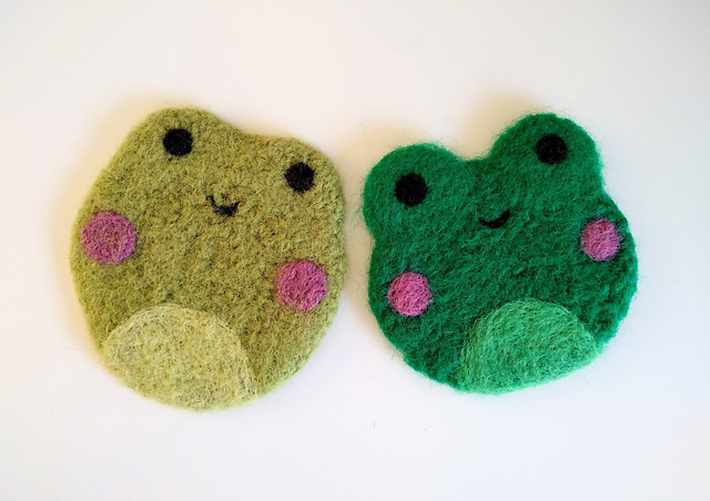 Ravelry: Froggo the Frog Coaster pattern by Freja Hillevi