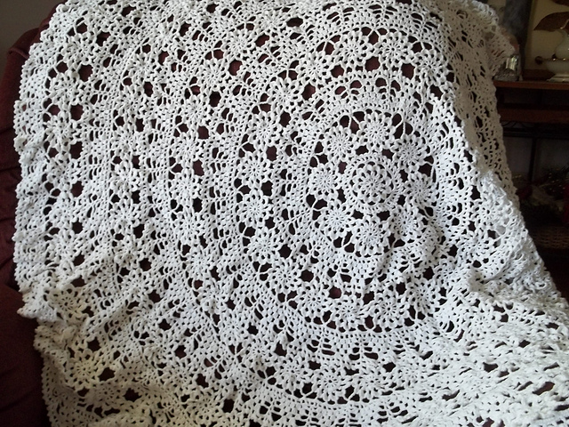 Ravelry: White Table Cloth pattern by Les Editions de Saxe