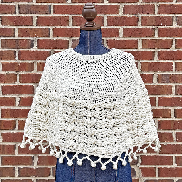Ravelry: Snowdrift Capelet pattern by Pia Thadani