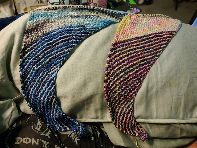 Ravelry: PickleGirl's Dueling Hug Shots