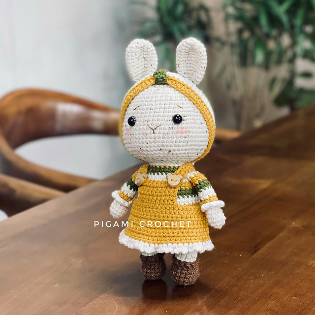Ravelry: Molly Bunny Amigurumi pattern by Pigami Crochet