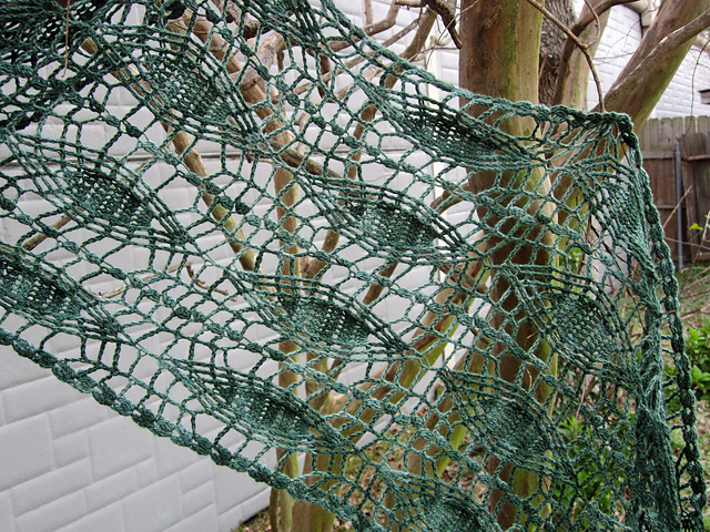 Ravelry: PiggyWiggy96's Trailing Leaves Wrap